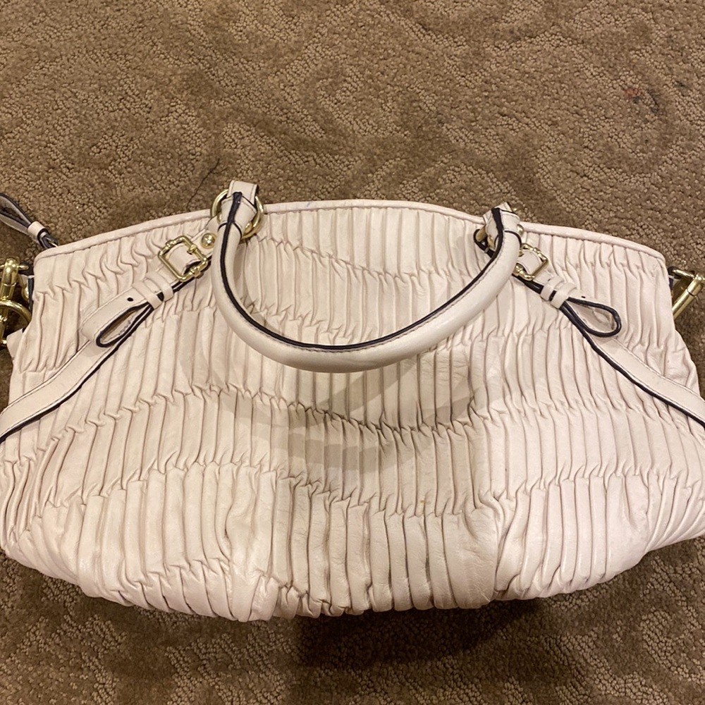 Coach Purse. Cream Texture Color. Perfect Condition - Gem
